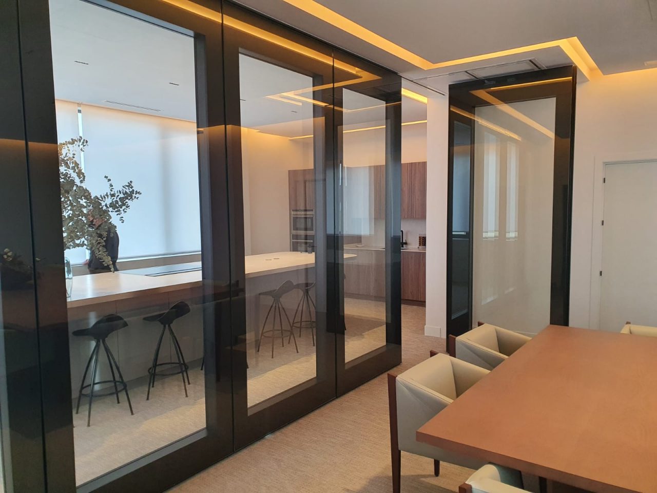 Tabique móvil Acustiflex Glass e-Move | CYO Modular